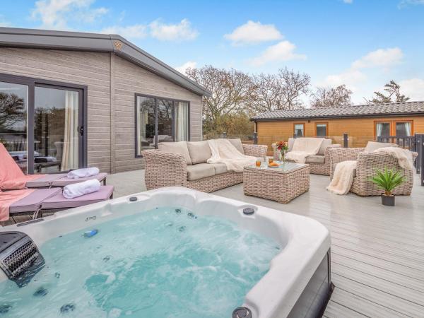 38 At The Sanctuary Lodges - Uk50850 - Pwllheli