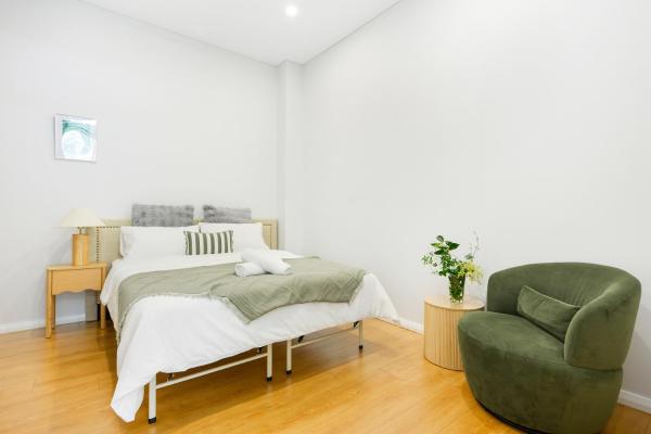 Modern Riverwood Home With Parking & Easy Access - Carlton