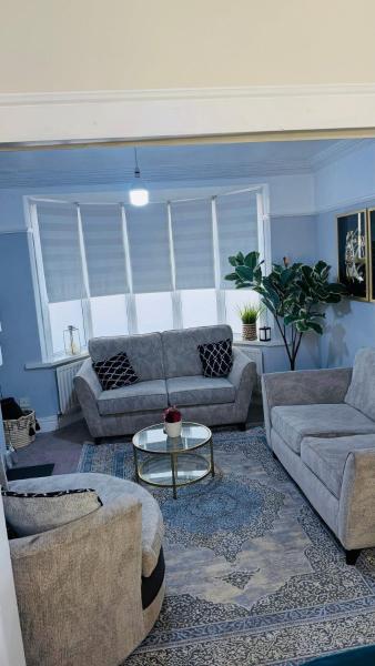 Elegant 4br Home: Stylish Comfort Retreat - Newcastle upon Tyne