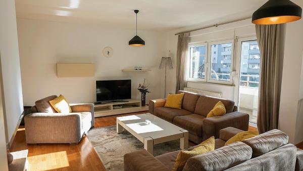 4 Bedroom Apartment - Private Parking - Kosovo