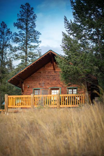 Radium Cabins Centrally Located In Radium Hot Springs Bc - Radium Hot Springs