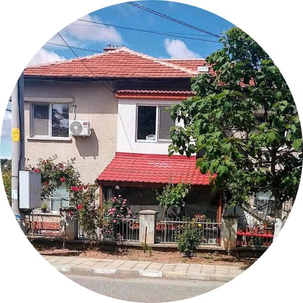 Уют - Mineralni Bani