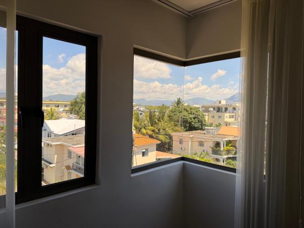 Modern 2br Apartment With Mountain View, Near Beach - Mauritius
