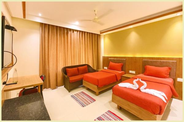 Hotel The Rb Near Jagannath Temple And Sea Beach - Parking- Spa With Restaurant - Swimming Pool Facilities - Fully Air Conditioning Deluxe Rooms - Prime Location -
