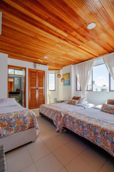 Habitación Para 3 A Una Cuadra De La Playa Y Bahía - Cartagena
