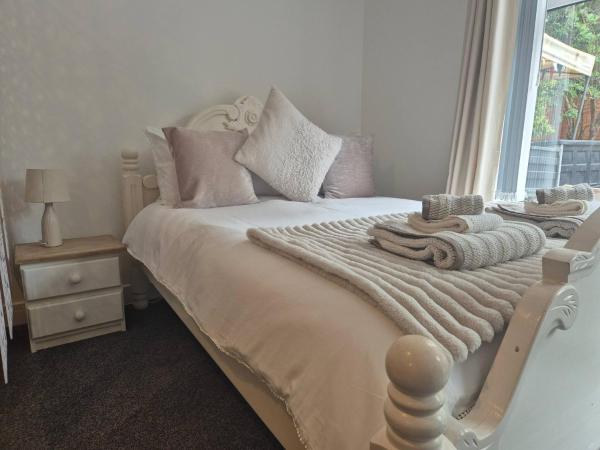 #5 Studio Apartment Portsmouth *Parking* *Garden* - Gosport