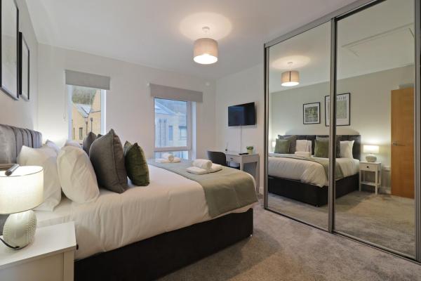Modern 3 Bed Home - Great For Groups - Free Parking - Hosted By Stay Host Save - 