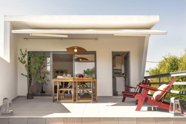 In The Peace Of The Foothills - Cadaval