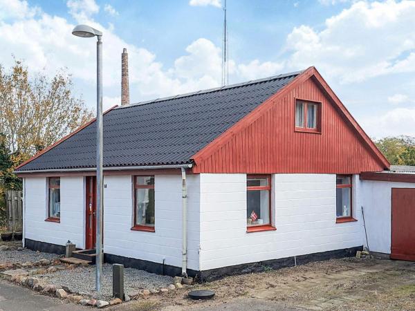 6 Person Holiday Home In Gedser - Denmark