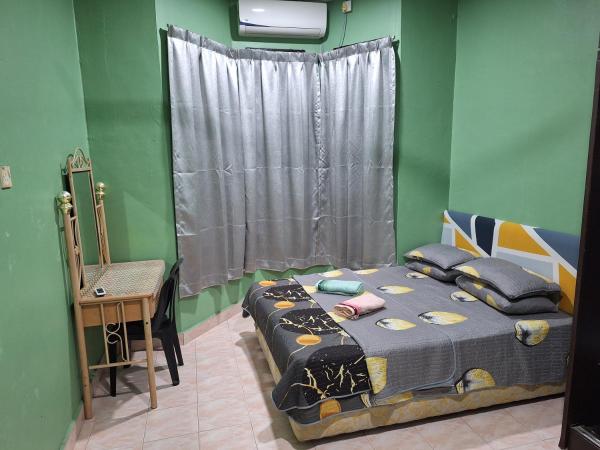 Merak Roomstay - Paka