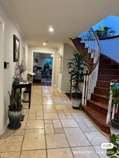 203 Comfortable Private Bedroom On Second Floor - Toronto