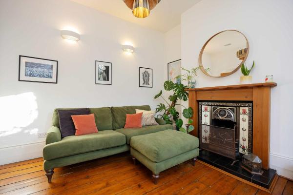 Veeve - Hackney Melody - Greenwich