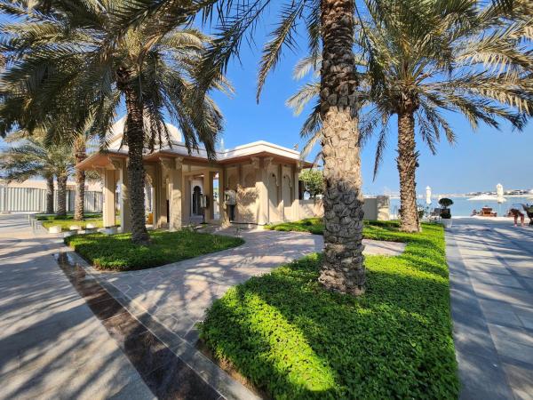 Spacious Exclusive Serenity King Sunset Stay Beachfront Tennis 24h Pool And Security Desk - Dubai