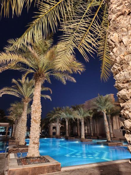 Spacious Exclusive Serenity King Sunset Stay Beachfront Tennis 24h Pool And Security Desk - Dubai