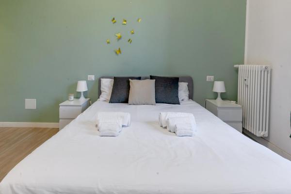 Lux Apartment Near Center 2 Bedrooms Free Parking - Monza