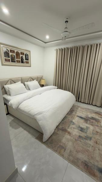 Scenic Haven Corner View In Gulberg - Punjab