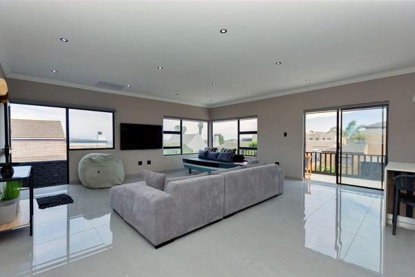 4 Sleeper Luxury Apartment With Hot Tub - Langebaan