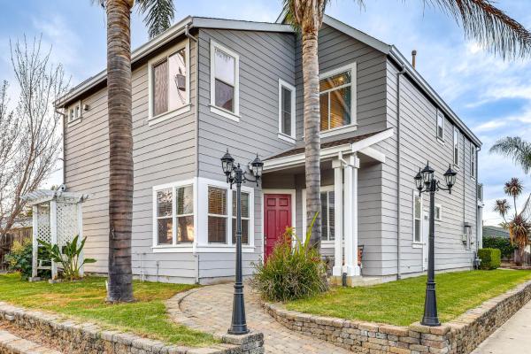 Napa Nearby! Large Home With Hot Tub And Dtwn Access - Fairfield, CA