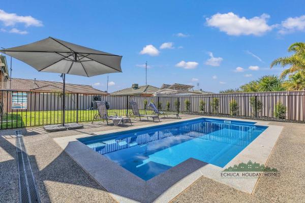 Central Echuca Escape, Heated Pool, 3 Bdr - Echuca