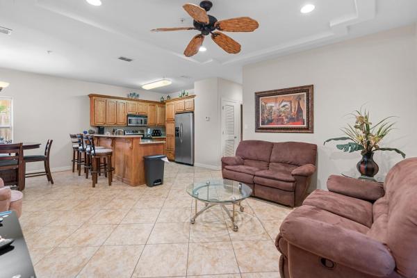 Relaxing 3-3 Island Condo - Short Walk To Beach - South Padre Island, TX