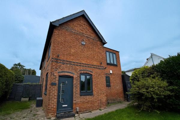 3br Home, Driveway Parking, 1gb Wifi - Coventry