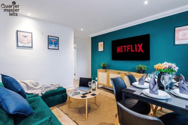 3x Bedroom Apartment That Sleeps 6x With Ample Parking - Liverpool