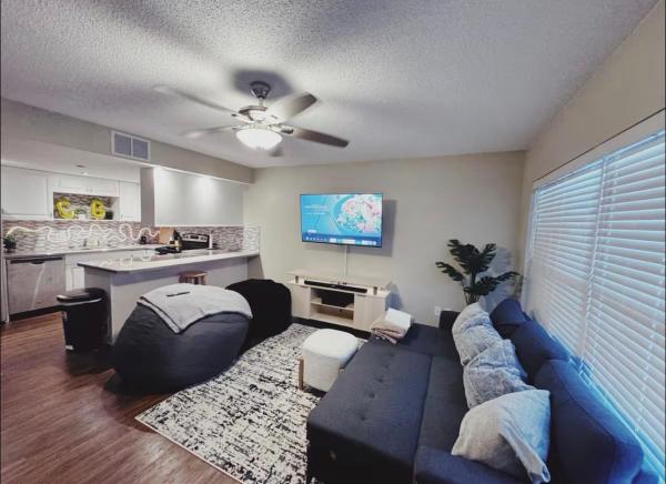 Modern Daytona Condo With Pool - 데이토나비치