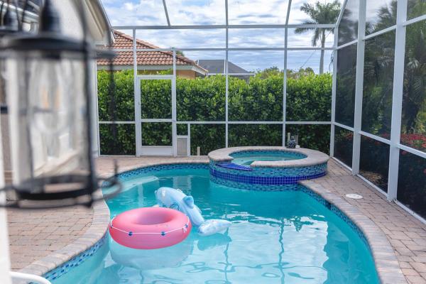 Villa Piloto, Spacious 3br Heated Pool - Marco Island, FL