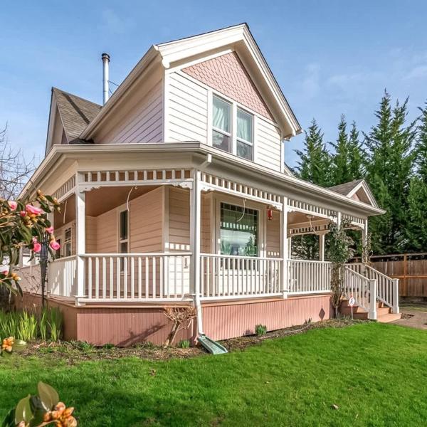 The Pink House - Pets Ok Victorian Near 3rd Street - マクミンヴィル, OR