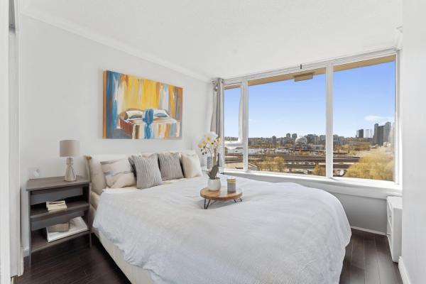 Sunny Corner 1-bedroom Chinatown And Gastown At Your Doorstep - North Vancouver