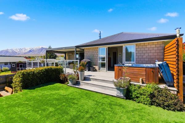 Tekapo Alps Family Home With Deck & Mountain Views - 特卡波湖