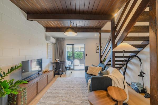 Sherborne Courtyard Retreat 1br With Parking - Christchurch