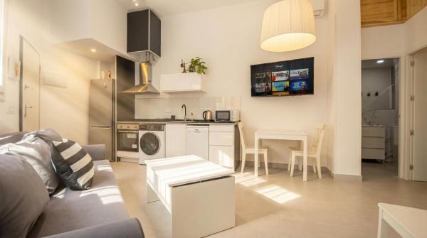 New Luxury And Sunny 2br Apartment Premium Spot - Dos Hermanas