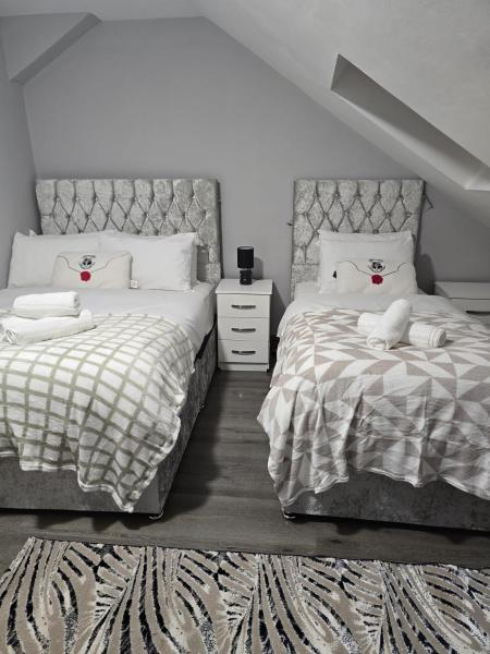 Heathrow Roomzzzz Bnb - Hampton