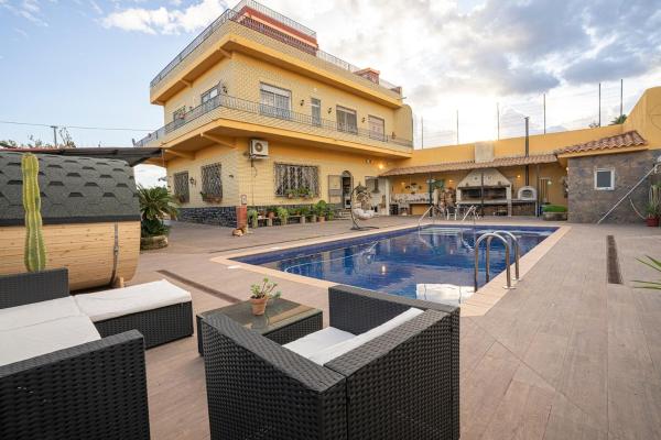 Villa Con Barbacoa 3 Habitaciones 4 Baños 8 Personas Y Metro - Montserrat, Valencia