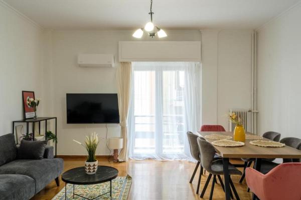 Athenian Sunlit Central Flat! - Athens