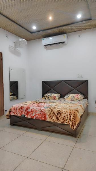 Hotel Apple - Barnala