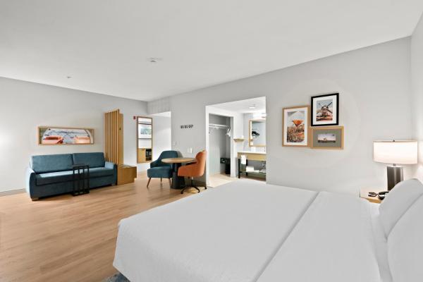 Hampton Inn & Suites Lancaster - Lancaster, CA