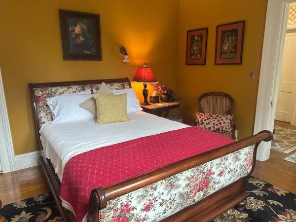 Rosewood Room - The Belvedere Inn - Oswego, NY
