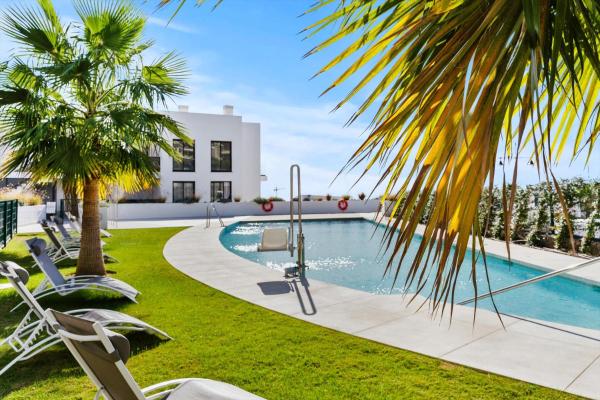 Happy Travel Daphne Higueron - Fuengirola