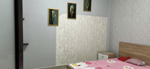 Travelers And Local - Ho Chi Minh City