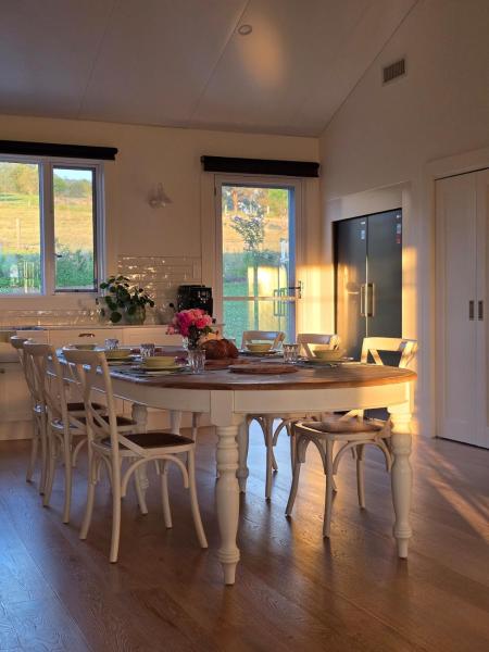 Unwind At New And Beautiful Blue Wren Hill - Gloucester