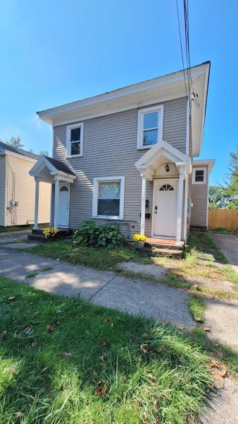 Oswego 3br Apt Close To Suny, Downtown & Lake Ontario - Oswego, NY