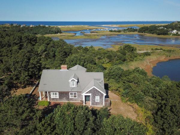 Beautiful Water Views Dogs Welcome - Truro, MA