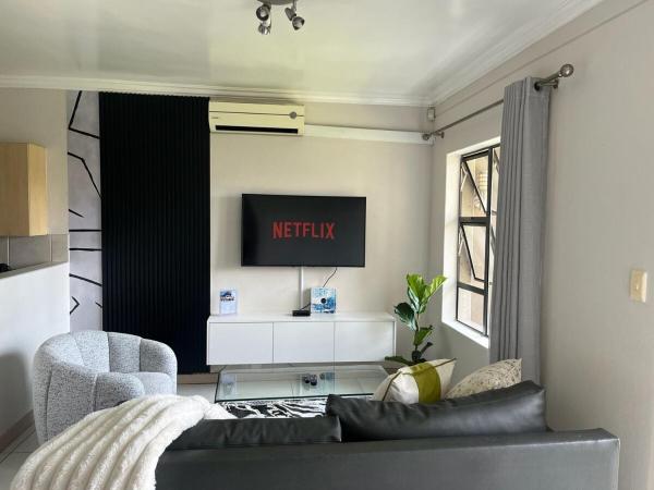 Sandton 2bdr Sanctuary At Westpoint Apartments With Parking, Pool Deck & Backup Power - Johannesburg