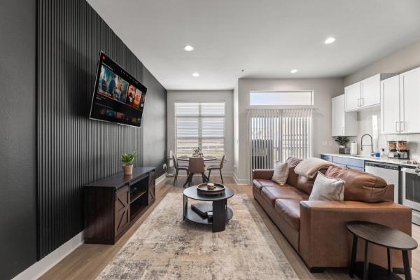 Luxury Skyline Escape, Sauna, King Bed, Dt View - Dallas, TX