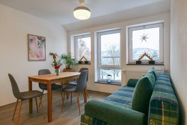 Schöne Ferienwohnung Mit Balkon In Aue - Bad Schlema