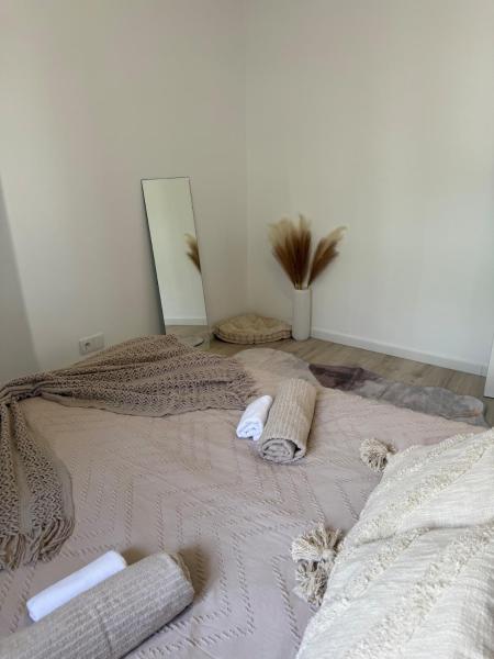 Stay At May's! Modern & Cozy Apartment - Rio de Mouro