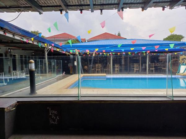 8 Dragon Resort Standard Rooms - Tagaytay