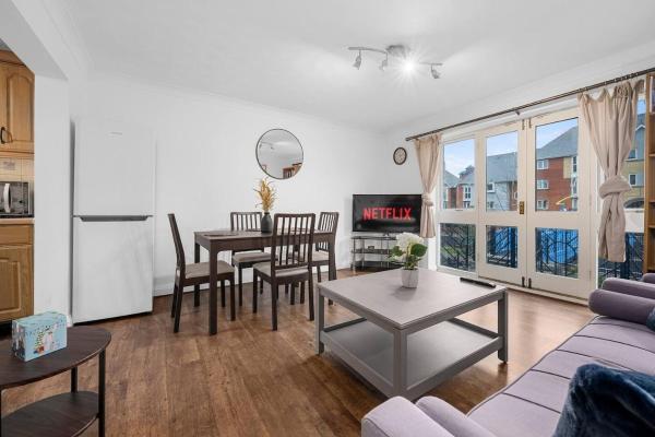 Modern 2 Bed Apartment, Salford Quays, Parking - Lancashire